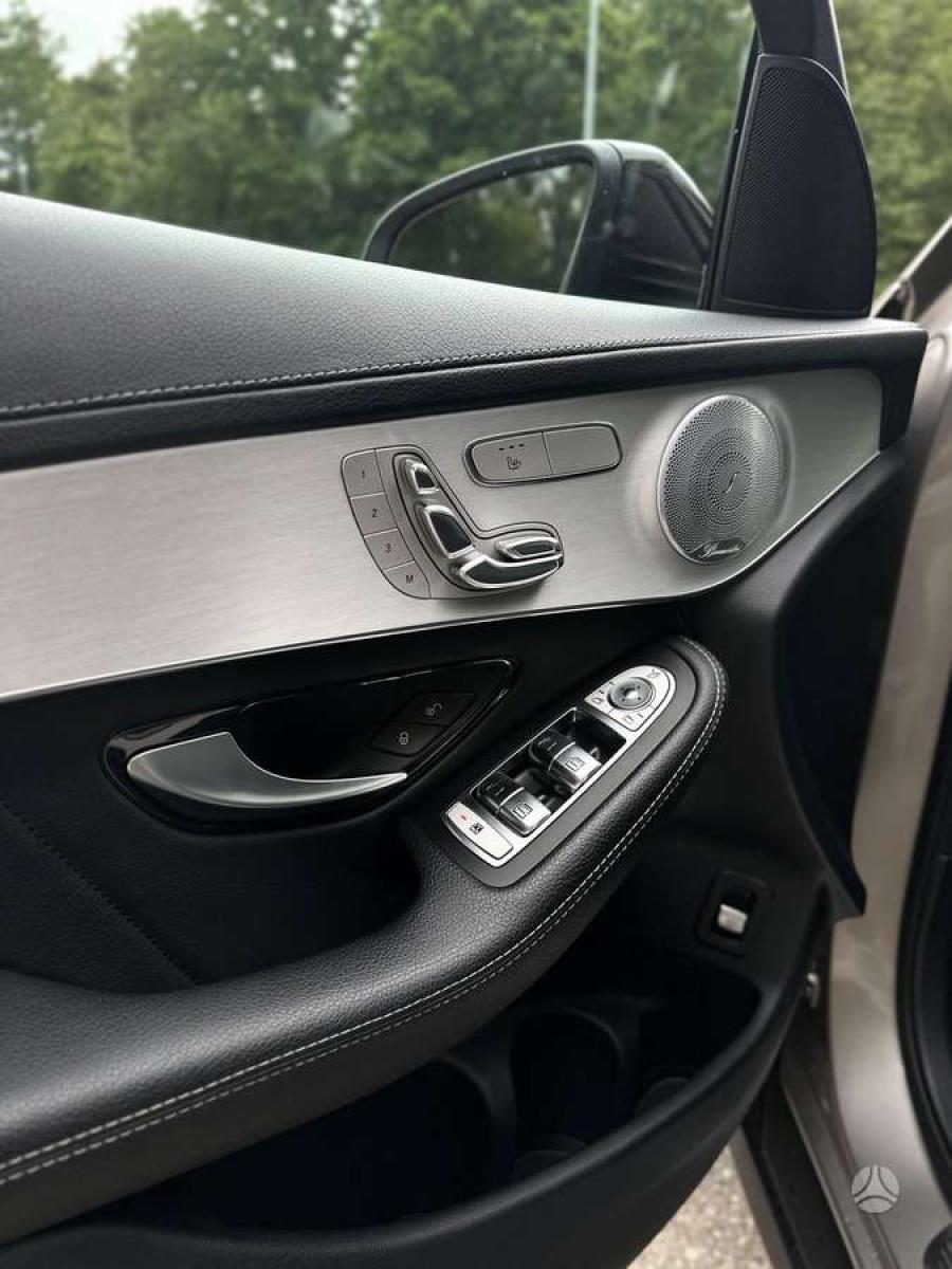 Коричневый Мерседес GLC 43 AMG 2019 в Кретинга, объемом двигателя 3.00 л и пробегом 92 тыс. км за 29000 €, фото 19 на AUTOMOTO.COM.LV