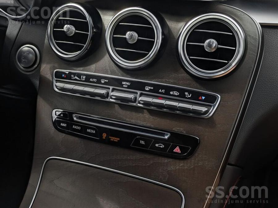 Pelēks Mercedes-Benz GLC 43 AMG 2016 Tukums, ar dzinēja tilpumu 3.00 L un nobraukumu 161 tūkst. km par 27700 €, foto 22 vietnē AUTOMOTO.COM.LV