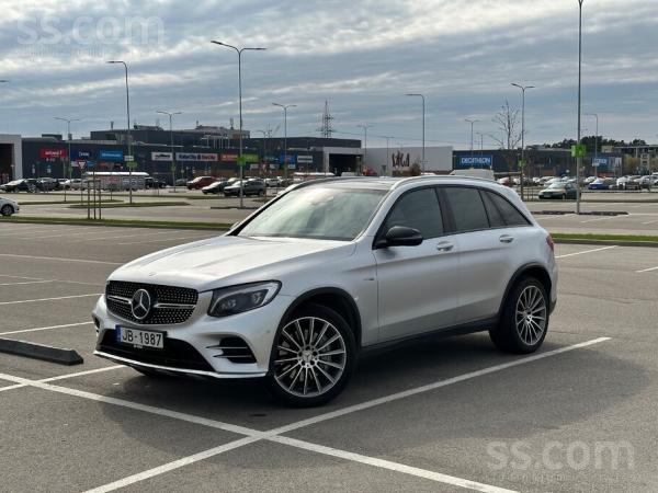 Pelēks Mercedes-Benz GLC 43 AMG 2017 Rīga, ar dzinēja tilpumu 3.00 L un nobraukumu 215 tūkst. km par 24900 €, foto 1 vietnē AUTOMOTO.COM.LV