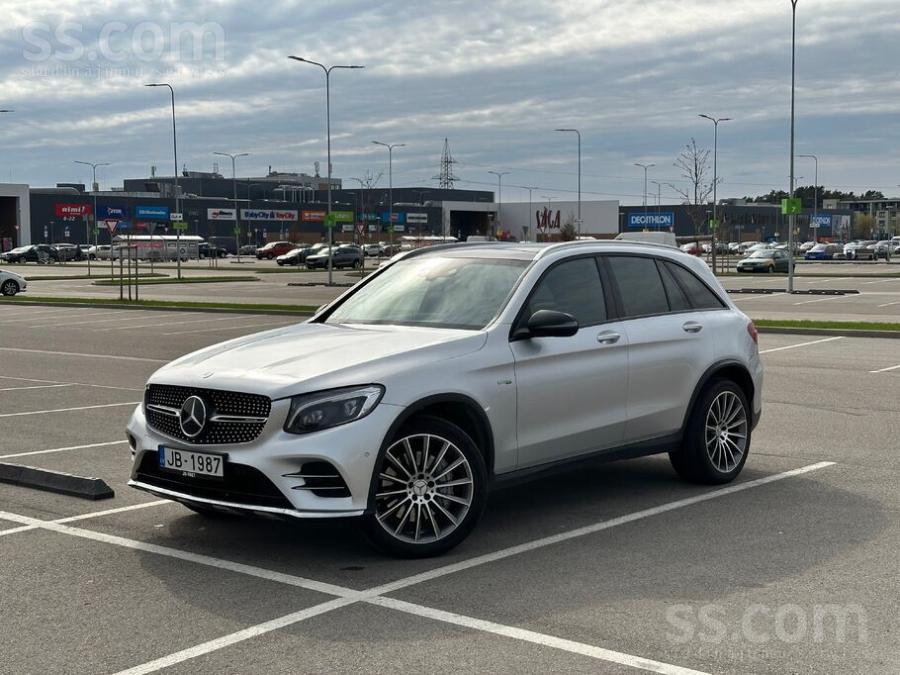 Pelēks Mercedes-Benz GLC 43 AMG 2017 Rīga, ar dzinēja tilpumu 3.00 L un nobraukumu 215 tūkst. km par 24900 €, foto 1 vietnē AUTOMOTO.COM.LV