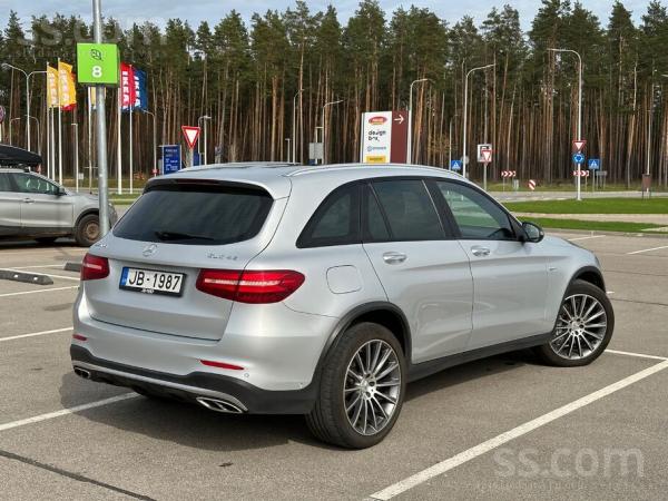 Pelēks Mercedes-Benz GLC 43 AMG 2017 Rīga, ar dzinēja tilpumu 3.00 L un nobraukumu 215 tūkst. km par 24900 €, foto 2 vietnē AUTOMOTO.COM.LV