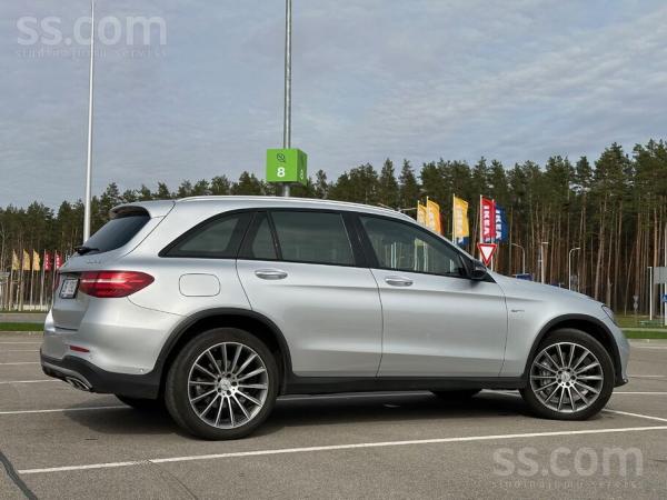 Pelēks Mercedes-Benz GLC 43 AMG 2017 Rīga, ar dzinēja tilpumu 3.00 L un nobraukumu 215 tūkst. km par 24900 €, foto 3 vietnē AUTOMOTO.COM.LV