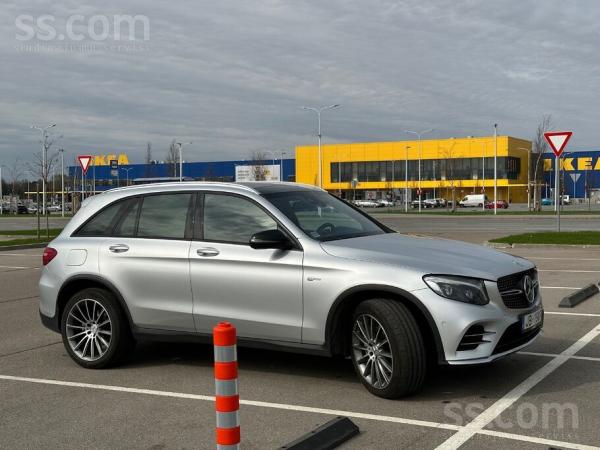 Pelēks Mercedes-Benz GLC 43 AMG 2017 Rīga, ar dzinēja tilpumu 3.00 L un nobraukumu 215 tūkst. km par 24900 €, foto 4 vietnē AUTOMOTO.COM.LV