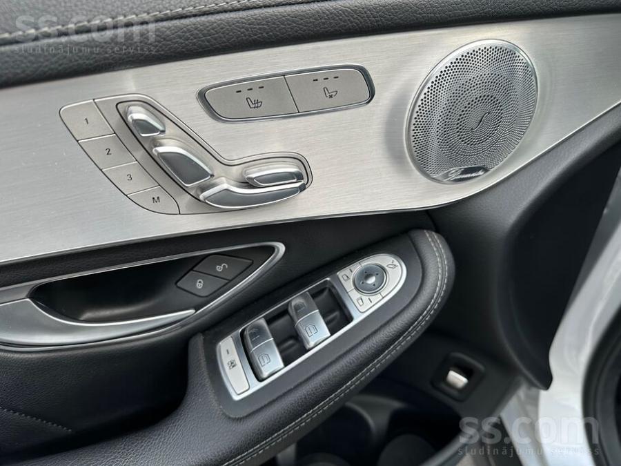 Pelēks Mercedes-Benz GLC 43 AMG 2017 Rīga, ar dzinēja tilpumu 3.00 L un nobraukumu 215 tūkst. km par 24900 €, foto 19 vietnē AUTOMOTO.COM.LV