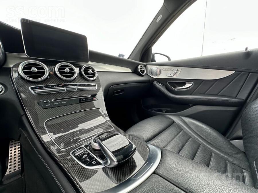 Pelēks Mercedes-Benz GLC 43 AMG 2017 Rīga, ar dzinēja tilpumu 3.00 L un nobraukumu 215 tūkst. km par 24900 €, foto 24 vietnē AUTOMOTO.COM.LV