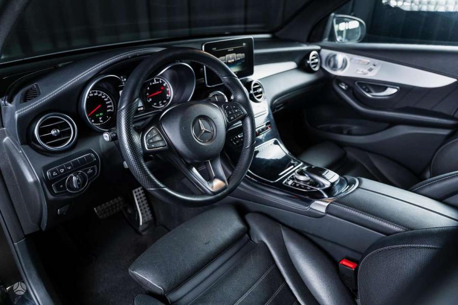 Pelēks Mercedes-Benz GLC 43 AMG 2017 Viļņa, ar dzinēja tilpumu 3.00 L un nobraukumu 83 tūkst. km par 26999 €, foto 19 vietnē AUTOMOTO.COM.LV
