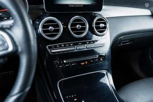 Pelēks Mercedes-Benz GLC 43 AMG 2017 Viļņa, ar dzinēja tilpumu 3.00 L un nobraukumu 83 tūkst. km par 26999 €, foto 25 vietnē AUTOMOTO.COM.LV