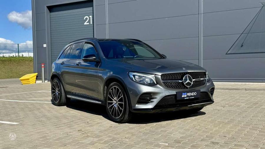 Серый Мерседес GLC 43 AMG 2018 в Вильнюс, объемом двигателя 3.00 л и пробегом 169 тыс. км за 25990 €, фото 4 на AUTOMOTO.COM.LV