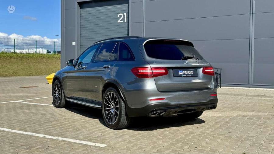 Серый Мерседес GLC 43 AMG 2018 в Вильнюс, объемом двигателя 3.00 л и пробегом 169 тыс. км за 25990 €, фото 5 на AUTOMOTO.COM.LV