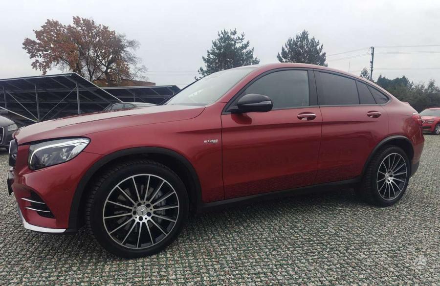 Red Mercedes-Benz GLC 43 AMG 2017 in Kaunas, with an engine capacity of 3.00 L and mileage of 37 thousand km for 39000 €, photo 37 on AUTOMOTO.COM.LV