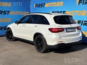 Белый Мерседес GLC 43 AMG 2017 в Рига, объемом двигателя 3.00 л и пробегом 170 тыс. км за 26950 €, фото 3 на AUTOMOTO.COM.LV