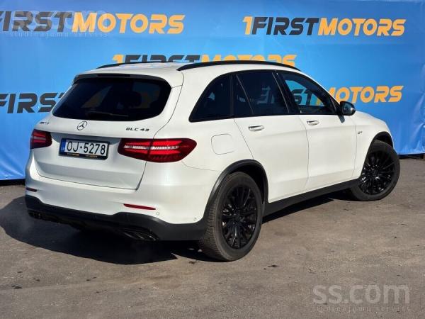 Белый Мерседес GLC 43 AMG 2017 в Рига, объемом двигателя 3.00 л и пробегом 170 тыс. км за 26950 €, фото 4 на AUTOMOTO.COM.LV