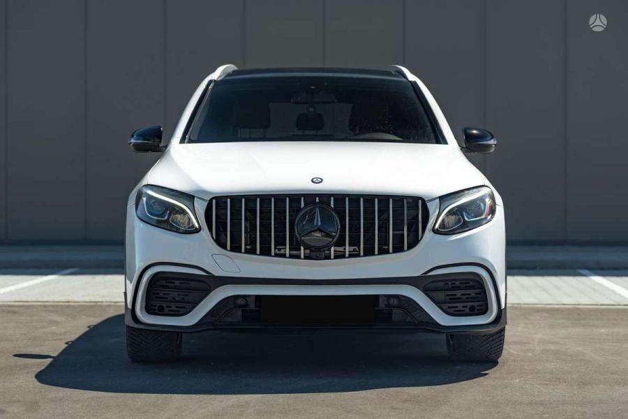 Белый Мерседес GLC 43 AMG 2017 в Клайпеда, объемом двигателя 0.00 л и пробегом 160 тыс. км за 22900 €, фото 4 на AUTOMOTO.COM.LV