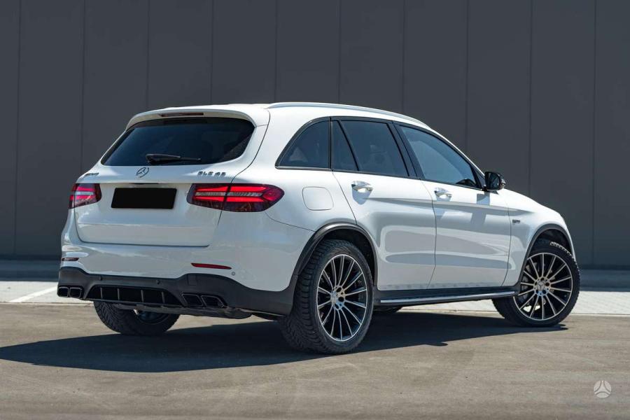 Белый Мерседес GLC 43 AMG 2017 в Клайпеда, объемом двигателя 0.00 л и пробегом 160 тыс. км за 22900 €, фото 5 на AUTOMOTO.COM.LV