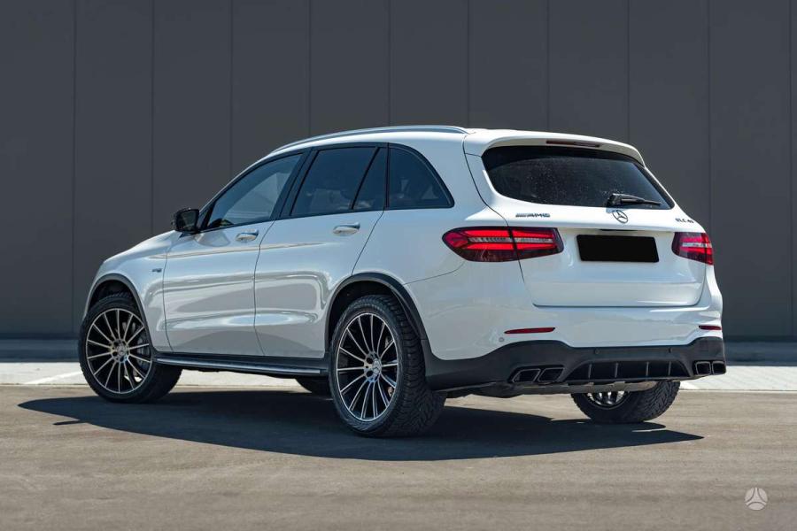 Белый Мерседес GLC 43 AMG 2017 в Клайпеда, объемом двигателя 0.00 л и пробегом 160 тыс. км за 22900 €, фото 6 на AUTOMOTO.COM.LV