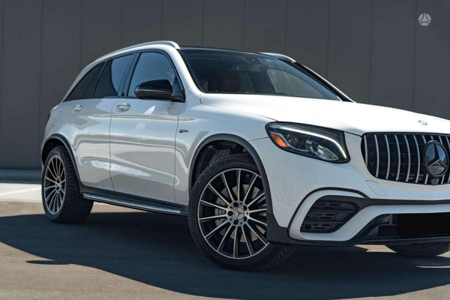 Белый Мерседес GLC 43 AMG 2017 в Клайпеда, объемом двигателя 0.00 л и пробегом 160 тыс. км за 22900 €, фото 7 на AUTOMOTO.COM.LV