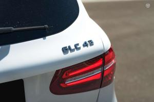 Белый Мерседес GLC 43 AMG 2017 в Клайпеда, объемом двигателя 0.00 л и пробегом 160 тыс. км за 22900 €, фото 11 на AUTOMOTO.COM.LV