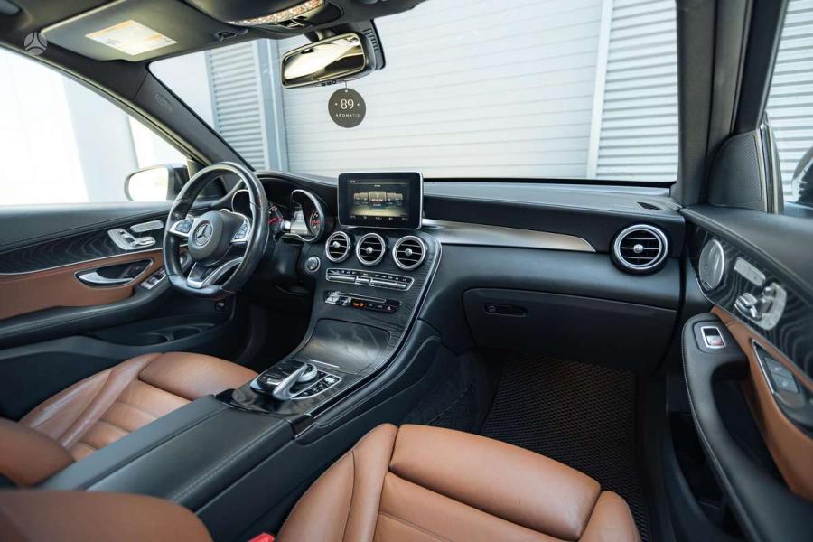 Белый Мерседес GLC 43 AMG 2017 в Клайпеда, объемом двигателя 0.00 л и пробегом 160 тыс. км за 22900 €, фото 17 на AUTOMOTO.COM.LV