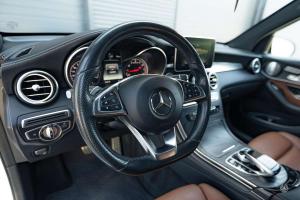 Белый Мерседес GLC 43 AMG 2017 в Клайпеда, объемом двигателя 0.00 л и пробегом 160 тыс. км за 22900 €, фото 23 на AUTOMOTO.COM.LV