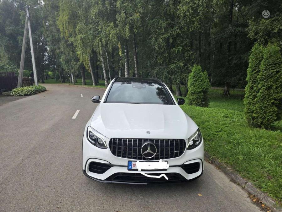 Белый Мерседес GLC 43 AMG 2018 в Шяуляй, объемом двигателя 0.00 л и пробегом 114 тыс. км за 30000 €, фото 1 на AUTOMOTO.COM.LV