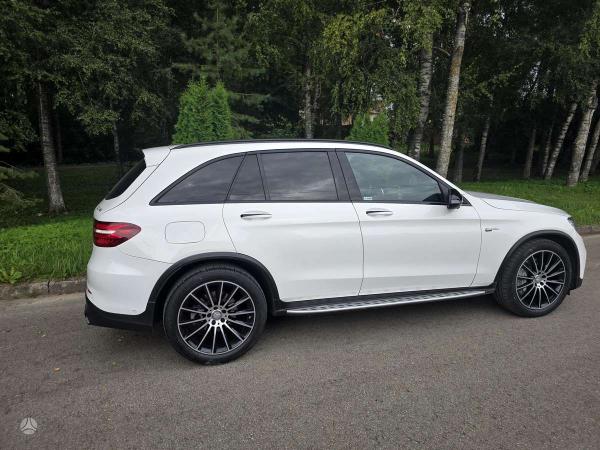 Balts Mercedes-Benz GLC 43 AMG 2018 Šauļi, ar dzinēja tilpumu 0.00 L un nobraukumu 114 tūkst. km par 30000 €, foto 3 vietnē AUTOMOTO.COM.LV