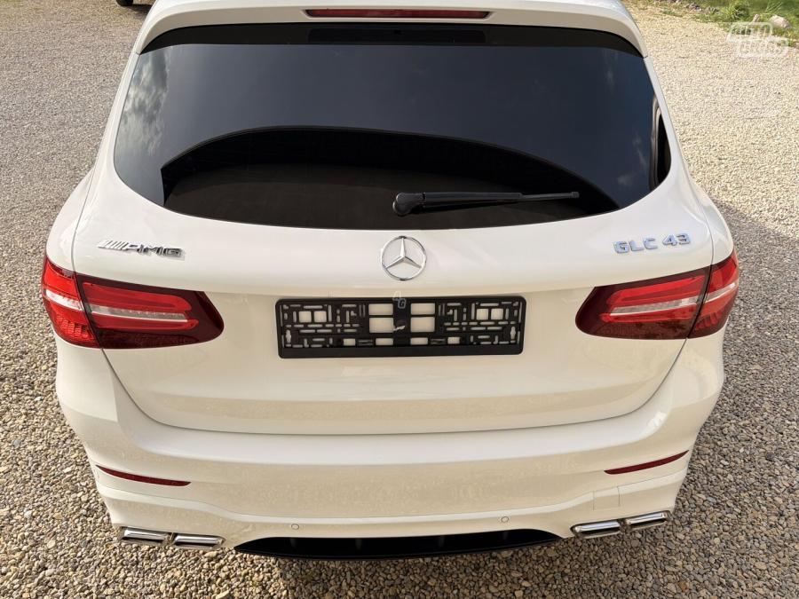 Белый Мерседес GLC 43 AMG 2018 в Вильнюс, объемом двигателя 3.00 л и пробегом 121 тыс. км за 26500 €, фото 8 на AUTOMOTO.COM.LV
