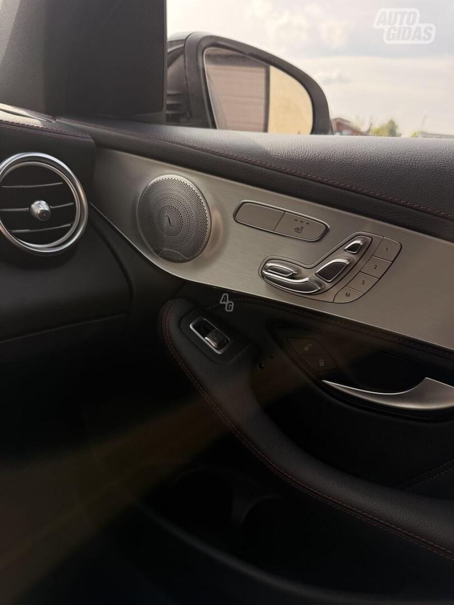 Белый Мерседес GLC 43 AMG 2018 в Вильнюс, объемом двигателя 3.00 л и пробегом 121 тыс. км за 26500 €, фото 16 на AUTOMOTO.COM.LV