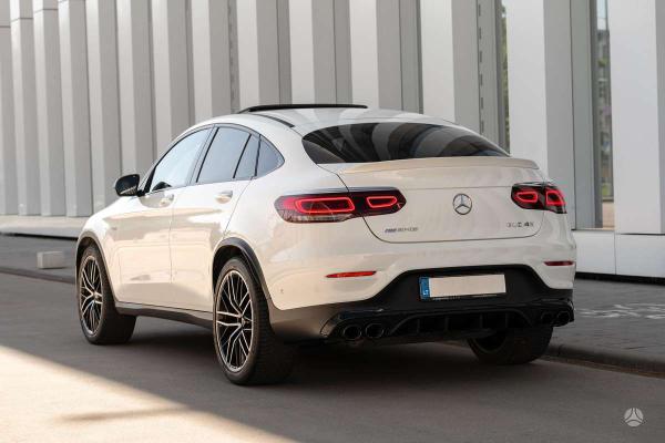 Balts Mercedes-Benz GLC 43 AMG 2020 Viļņa, ar dzinēja tilpumu 3.00 L un nobraukumu 74 tūkst. km par 42500 €, foto 2 vietnē AUTOMOTO.COM.LV