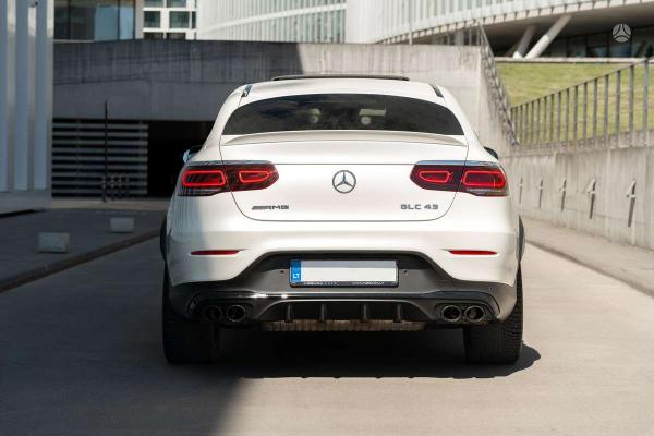 Balts Mercedes-Benz GLC 43 AMG 2020 Viļņa, ar dzinēja tilpumu 3.00 L un nobraukumu 74 tūkst. km par 42500 €, foto 3 vietnē AUTOMOTO.COM.LV