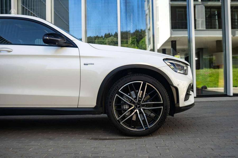 Balts Mercedes-Benz GLC 43 AMG 2020 Viļņa, ar dzinēja tilpumu 3.00 L un nobraukumu 74 tūkst. km par 42500 €, foto 13 vietnē AUTOMOTO.COM.LV