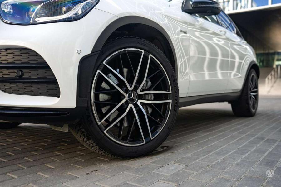 Balts Mercedes-Benz GLC 43 AMG 2020 Viļņa, ar dzinēja tilpumu 3.00 L un nobraukumu 74 tūkst. km par 42500 €, foto 14 vietnē AUTOMOTO.COM.LV