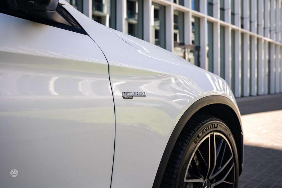 Balts Mercedes-Benz GLC 43 AMG 2020 Viļņa, ar dzinēja tilpumu 3.00 L un nobraukumu 74 tūkst. km par 42500 €, foto 15 vietnē AUTOMOTO.COM.LV