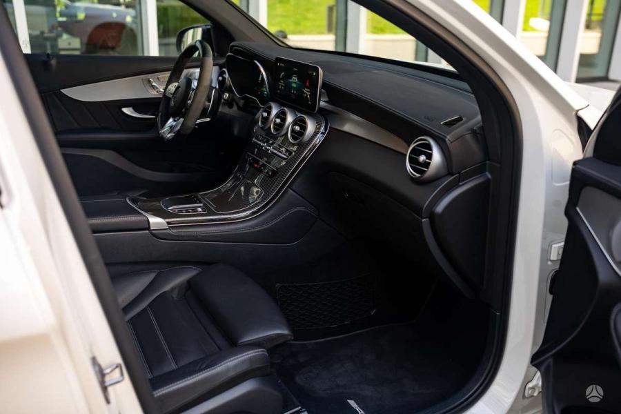 Balts Mercedes-Benz GLC 43 AMG 2020 Viļņa, ar dzinēja tilpumu 3.00 L un nobraukumu 74 tūkst. km par 42500 €, foto 22 vietnē AUTOMOTO.COM.LV