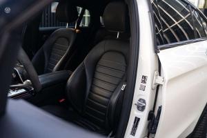 Balts Mercedes-Benz GLC 43 AMG 2020 Viļņa, ar dzinēja tilpumu 3.00 L un nobraukumu 74 tūkst. km par 42500 €, foto 23 vietnē AUTOMOTO.COM.LV