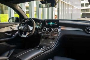 Balts Mercedes-Benz GLC 43 AMG 2020 Viļņa, ar dzinēja tilpumu 3.00 L un nobraukumu 74 tūkst. km par 42500 €, foto 25 vietnē AUTOMOTO.COM.LV