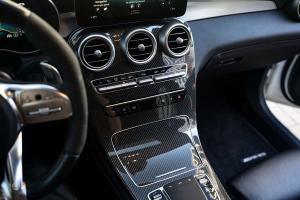 Balts Mercedes-Benz GLC 43 AMG 2020 Viļņa, ar dzinēja tilpumu 3.00 L un nobraukumu 74 tūkst. km par 42500 €, foto 37 vietnē AUTOMOTO.COM.LV