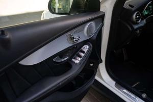 Balts Mercedes-Benz GLC 43 AMG 2020 Viļņa, ar dzinēja tilpumu 3.00 L un nobraukumu 74 tūkst. km par 42500 €, foto 40 vietnē AUTOMOTO.COM.LV