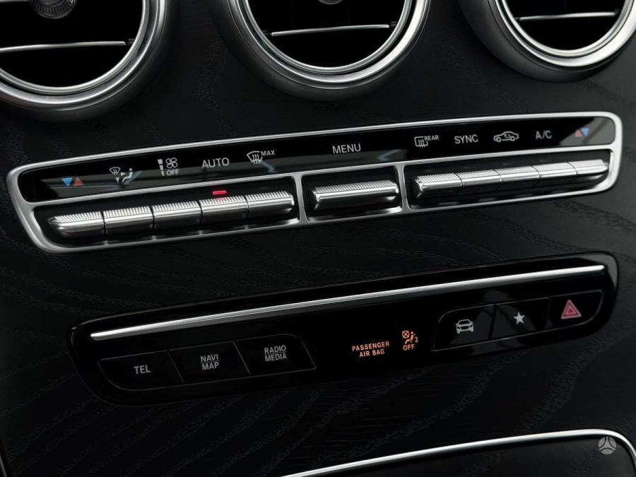 Белый Мерседес GLC 43 AMG 2023 в Вильнюс, объемом двигателя 3.00 л и пробегом 22 тыс. км за 47000 €, фото 26 на AUTOMOTO.COM.LV