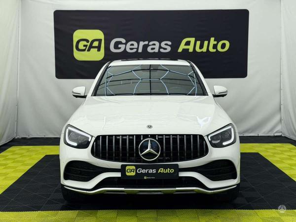 Белый Мерседес GLC 43 AMG 2023 в Вильнюс, объемом двигателя 3.00 л и пробегом 22 тыс. км за 46000 €, фото 7 на AUTOMOTO.COM.LV
