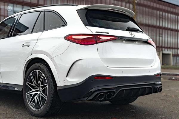 Balts Mercedes-Benz GLC 43 AMG 2024 Klaipėda, ar dzinēja tilpumu 2.00 L un nobraukumu 41 tūkst. km par 54500 €, foto 2 vietnē AUTOMOTO.COM.LV