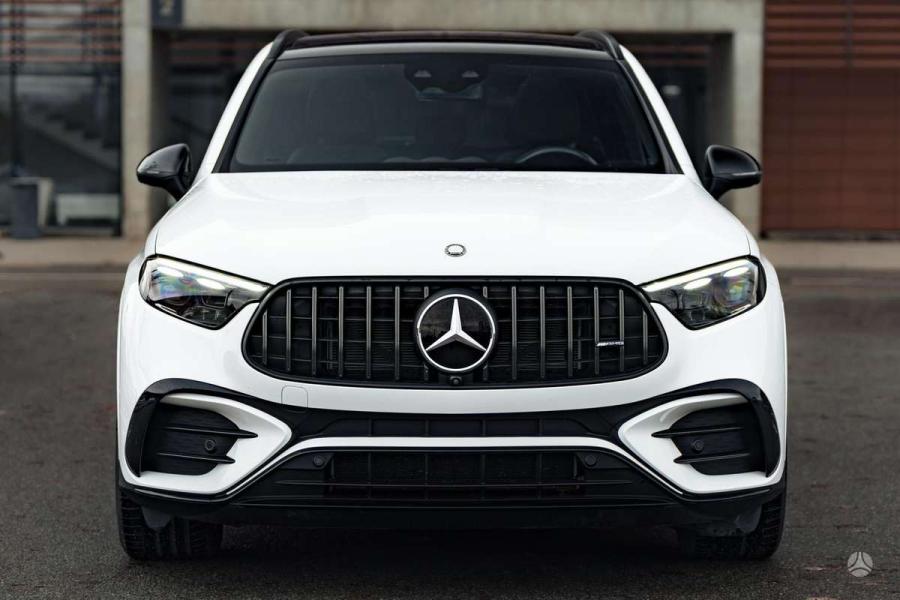 White Mercedes-Benz GLC 43 AMG 2024 in Klaipeda, with an engine capacity of 2.00 L and mileage of 41 thousand km for 54500 €, photo 6 on AUTOMOTO.COM.LV