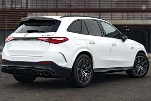 White Mercedes-Benz GLC 43 AMG 2024 in Klaipeda, with an engine capacity of 2.00 L and mileage of 41 thousand km for 54500 €, photo 9 on AUTOMOTO.COM.LV