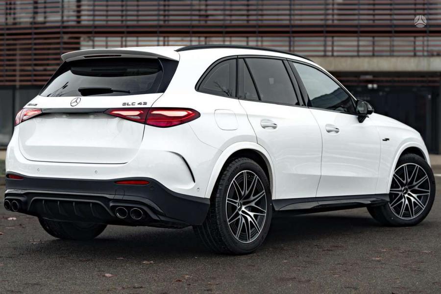 White Mercedes-Benz GLC 43 AMG 2024 in Klaipeda, with an engine capacity of 2.00 L and mileage of 41 thousand km for 54500 €, photo 9 on AUTOMOTO.COM.LV