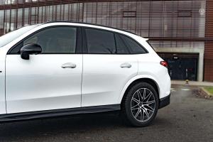 White Mercedes-Benz GLC 43 AMG 2024 in Klaipeda, with an engine capacity of 2.00 L and mileage of 41 thousand km for 54500 €, photo 12 on AUTOMOTO.COM.LV
