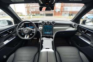 White Mercedes-Benz GLC 43 AMG 2024 in Klaipeda, with an engine capacity of 2.00 L and mileage of 41 thousand km for 54500 €, photo 15 on AUTOMOTO.COM.LV