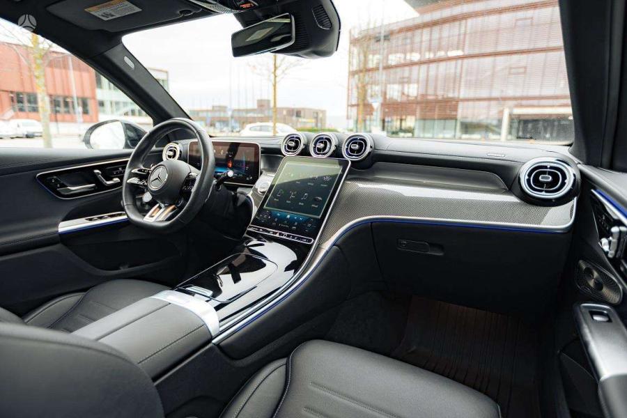 White Mercedes-Benz GLC 43 AMG 2024 in Klaipeda, with an engine capacity of 2.00 L and mileage of 41 thousand km for 54500 €, photo 36 on AUTOMOTO.COM.LV