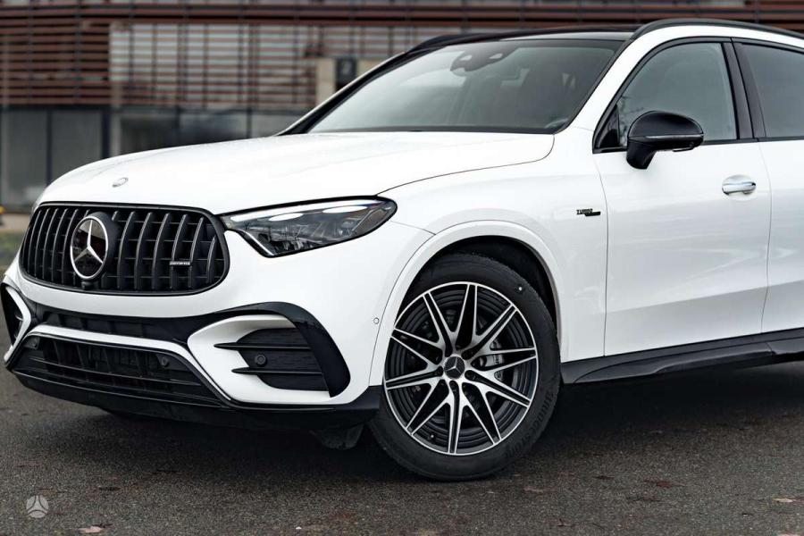 White Mercedes-Benz GLC 43 AMG 2024 in Klaipeda, with an engine capacity of 2.00 L and mileage of 41 thousand km for 54500 €, photo 39 on AUTOMOTO.COM.LV
