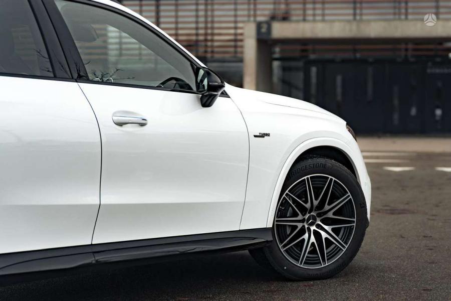 White Mercedes-Benz GLC 43 AMG 2024 in Klaipeda, with an engine capacity of 2.00 L and mileage of 41 thousand km for 54500 €, photo 45 on AUTOMOTO.COM.LV