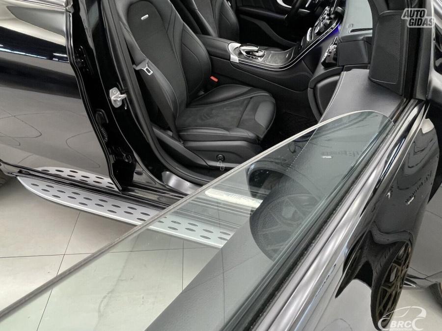 Black Mercedes-Benz GLC 63 AMG 2019 in Avizieniai, with an engine capacity of 4.00 L and mileage of 67 thousand km for 42900 €, photo 11 on AUTOMOTO.COM.LV