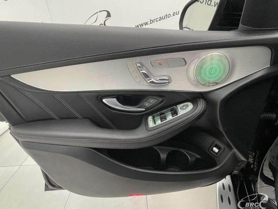 Черный Мерседес GLC 63 AMG 2019 в Вильнюс, объемом двигателя 3.98 л и пробегом 67 тыс. км за 38900 €, фото 25 на AUTOMOTO.COM.LV